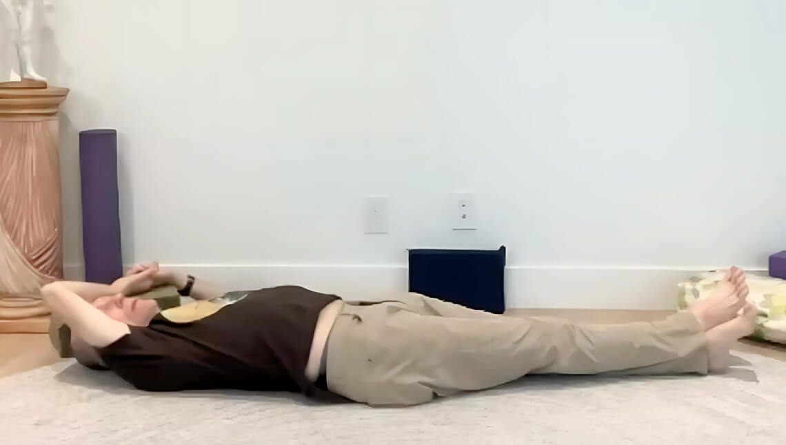 Bananasana in Yin Yoga: Benefits, Practice, and Tips